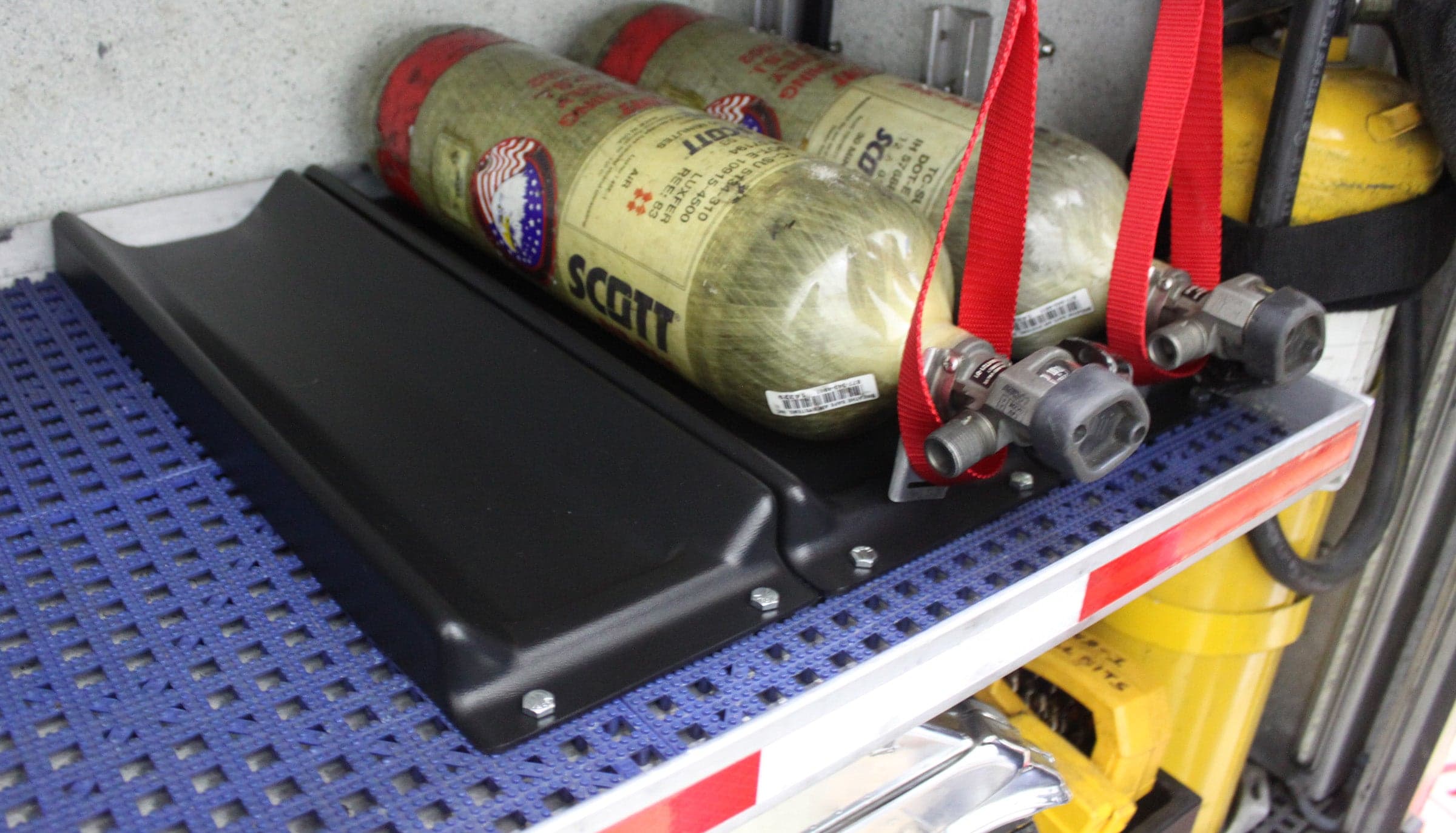 Ziamatic Plastic Air Cylinder & Extinguisher Cradle with Valve Strap
